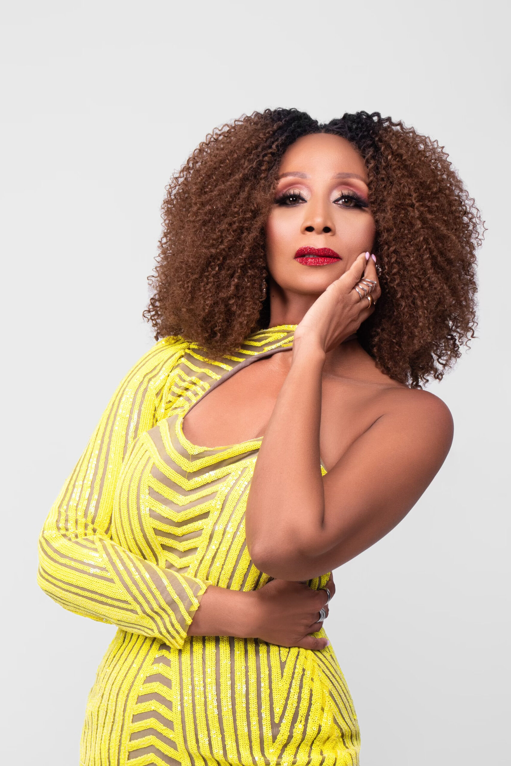 Nadine Sutherland Releases Stirring Acoustic Version Of "Queen" For ...